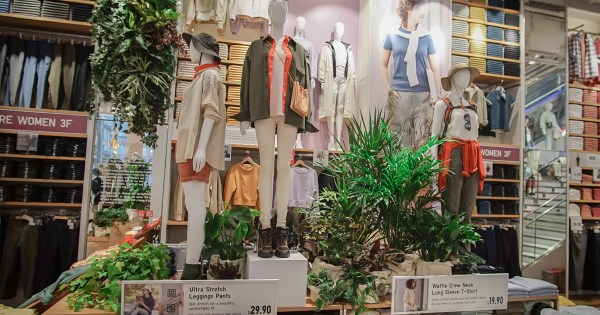 Uniqlo's Flagship Aims to Lure Shoppers With Greenery